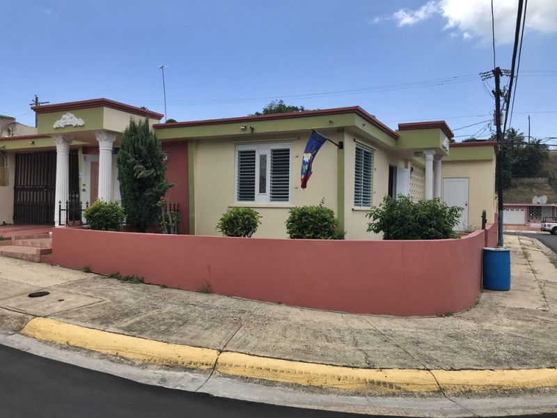 Luchetti, Casa en Manatí, P.R.